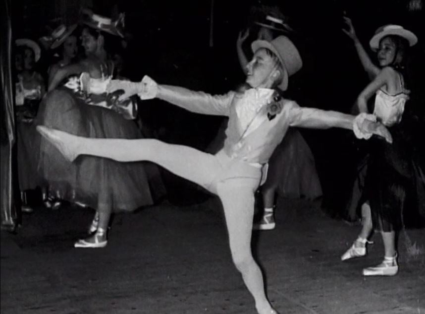 Images de la culture : Dominique Mercy danse Pina Bausch - catalogue ...